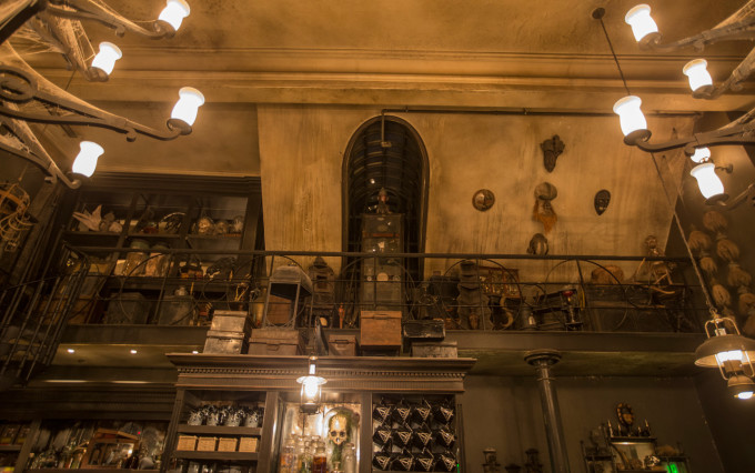 8 Props from The Wizarding World of Harry Potter - Diagon Alley