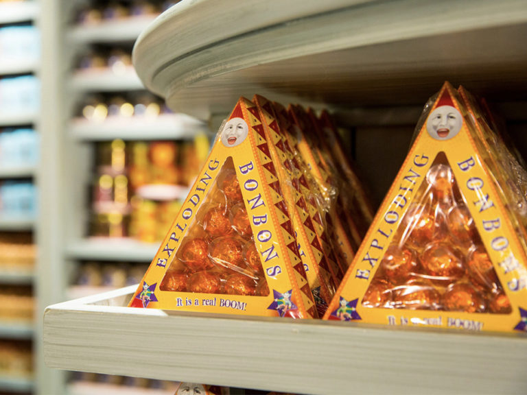 11 Treats Unique to The Wizarding World of Harry Potter - Hogsmeade