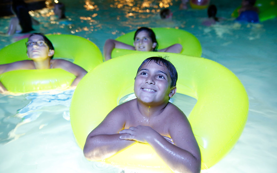 Make a Splash with Poolside Movies at Universal Orlando Hotels