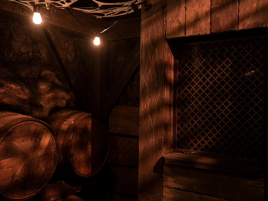 Deep Dive: The Haunting of Hill House at HHN at UOR