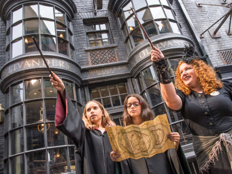 Guide to Diagon Alley in The Wizarding World of Harry Potter at ...