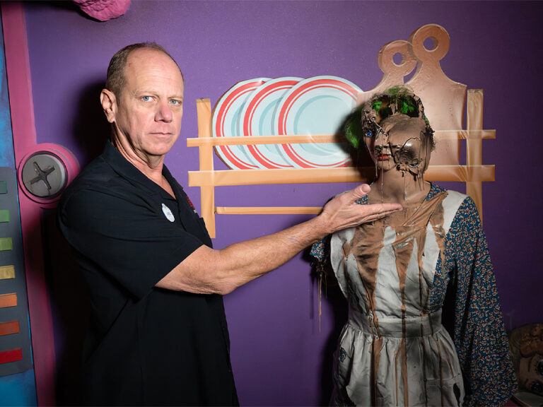 Behind-the-Screams | Dolls House at HHN 2025