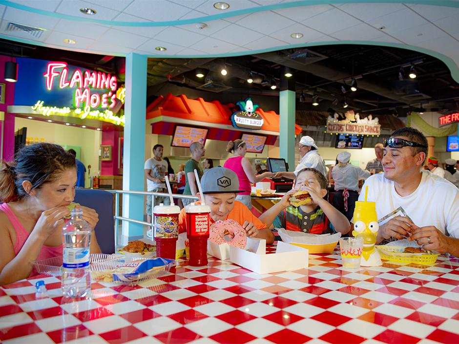 Complete Guide to Universal Studios Florida: Rides, Eats & Tips